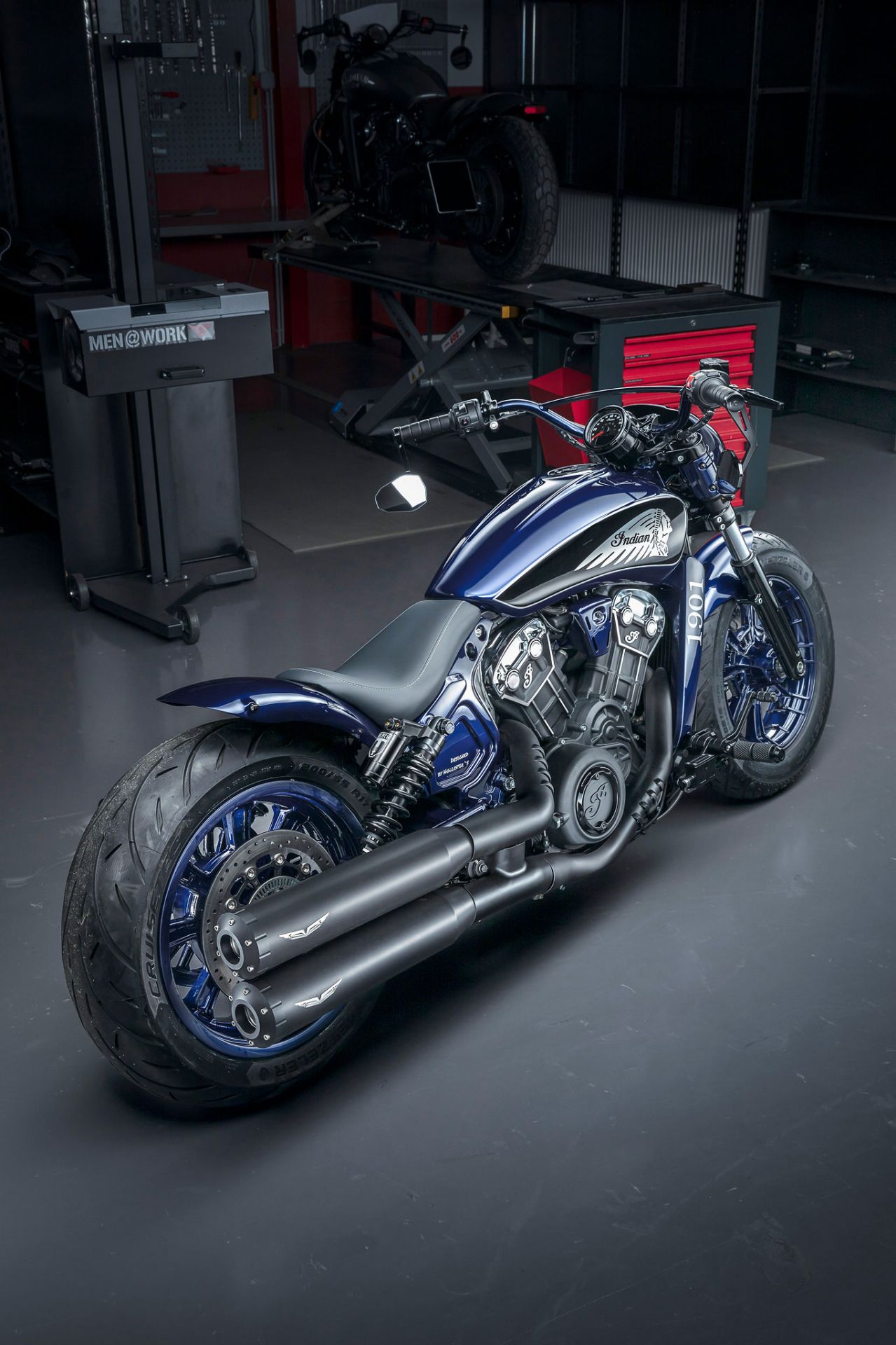 Scout Bobber Custom Blue - Hollister's MotorCycles